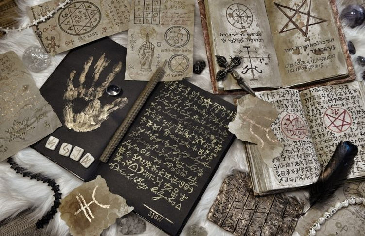 Trad Goth Style & Meaning | Origin of the Goth Scene | EASURE